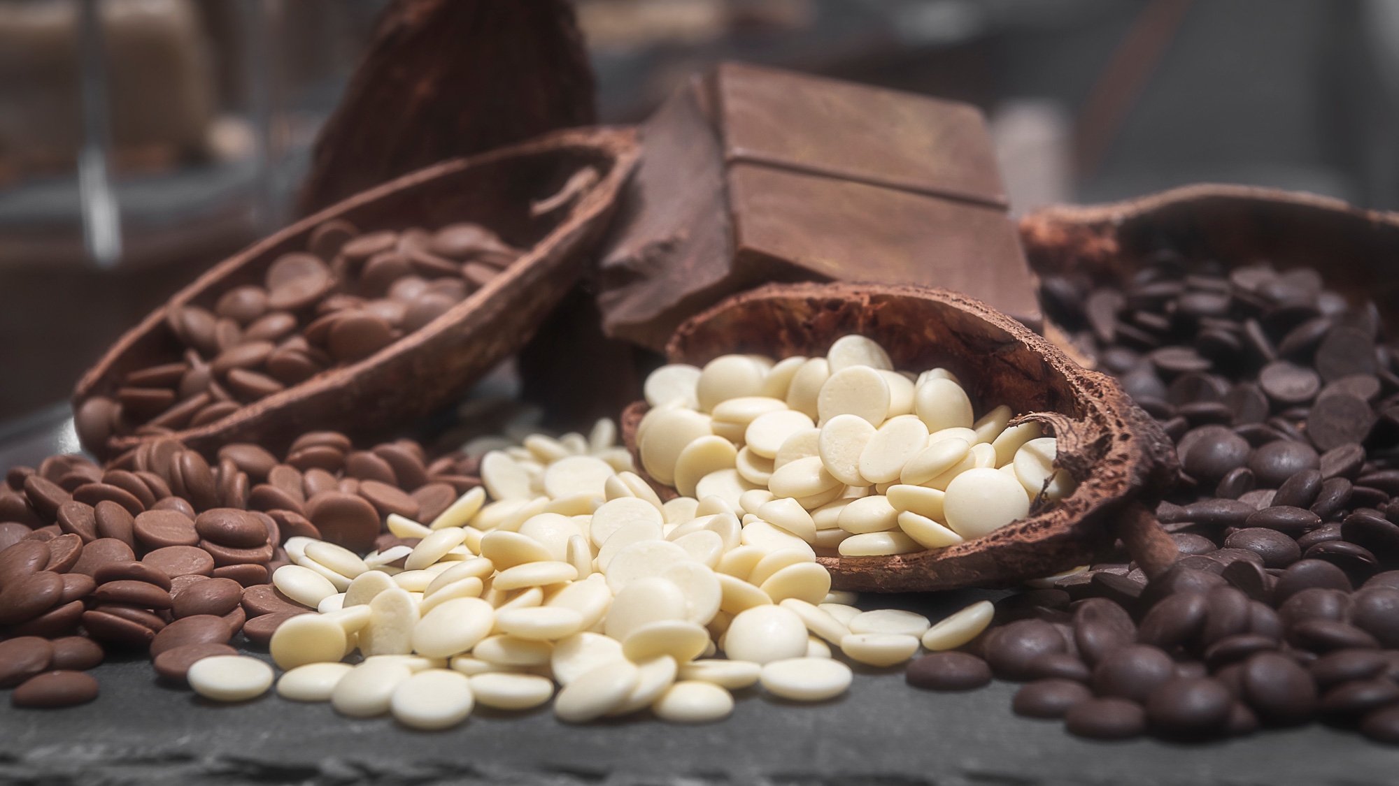 Chocolate Compound VS. Chocolate Couverture ต่างกันอย่างไร?